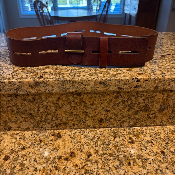 CAbi | Accessories | Cabi Here Or There 2 4 Wide Slotted Brown Leather ...